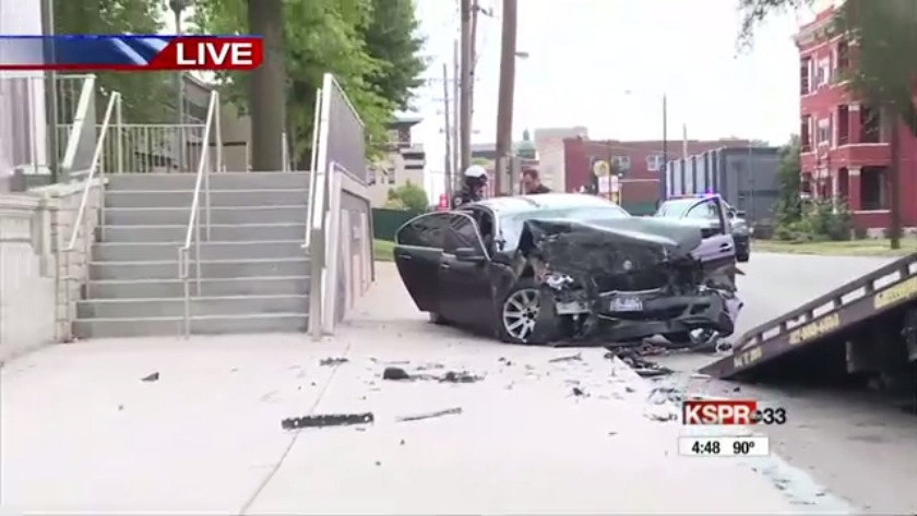 3 injured after police pursuit ends in crash in downtown Springfield