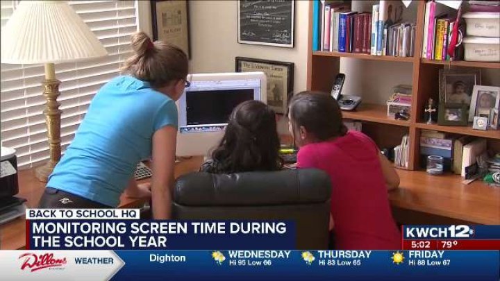 How to manage your child's screen time during the school year