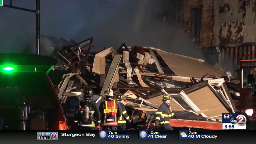 Iconic Oshkosh bar collapses after fire