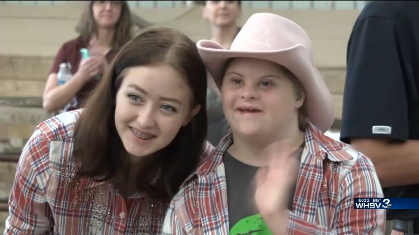 Kids participate in Sunshine Goat Show