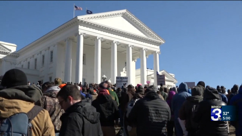 Gun rights supporters flood downtown Richmond in peaceful rally